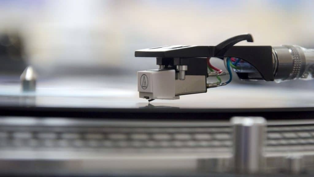 How To Adjust Pitch On A Turntable (No Matter The Type)