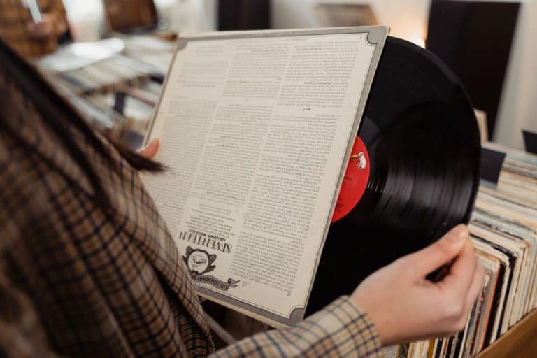 How To Handle A Vinyl Record Properly (Protect Your Albums!)